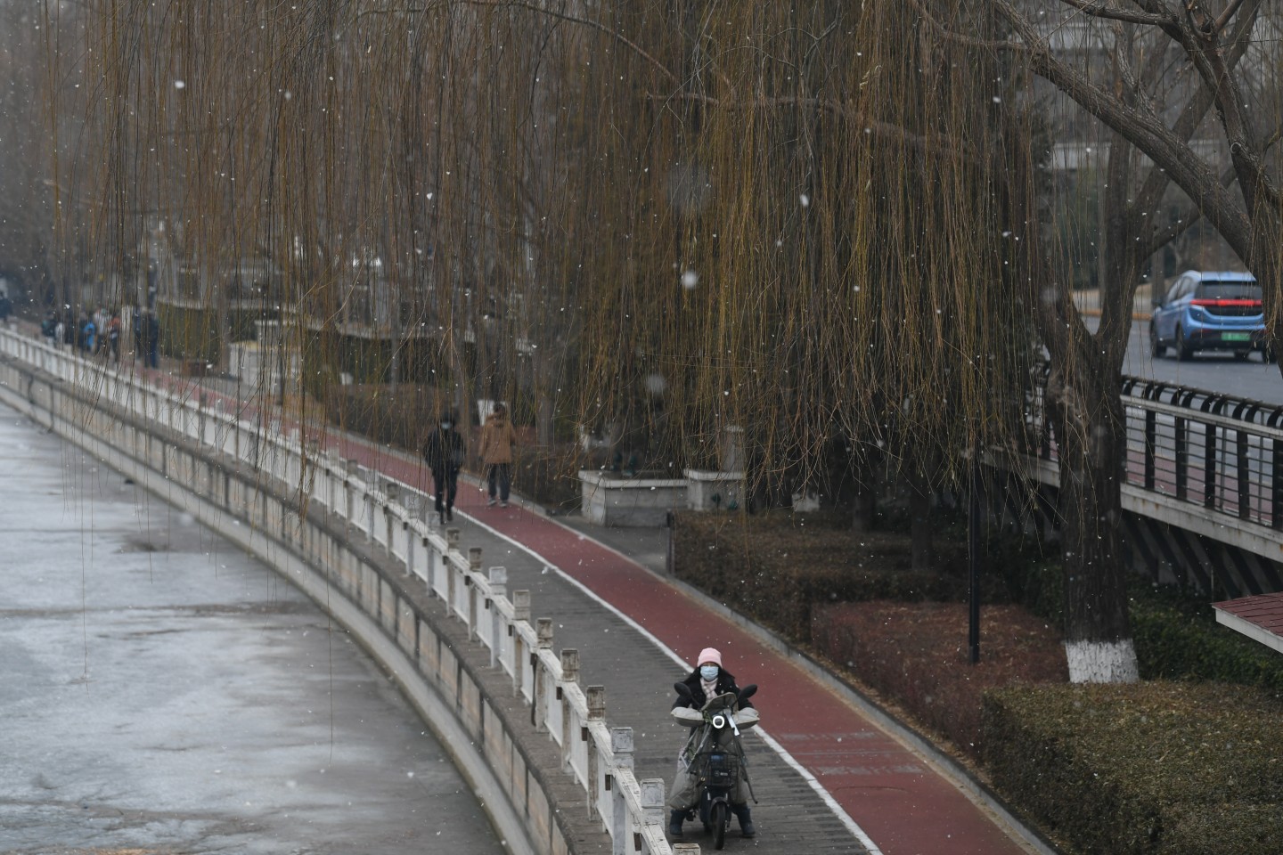 Beijing Embraces First Snow of This Winter
